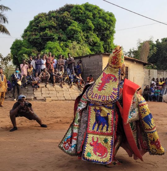 Yanick Folly valorise le quotidien des Béninois à travers la photo ...